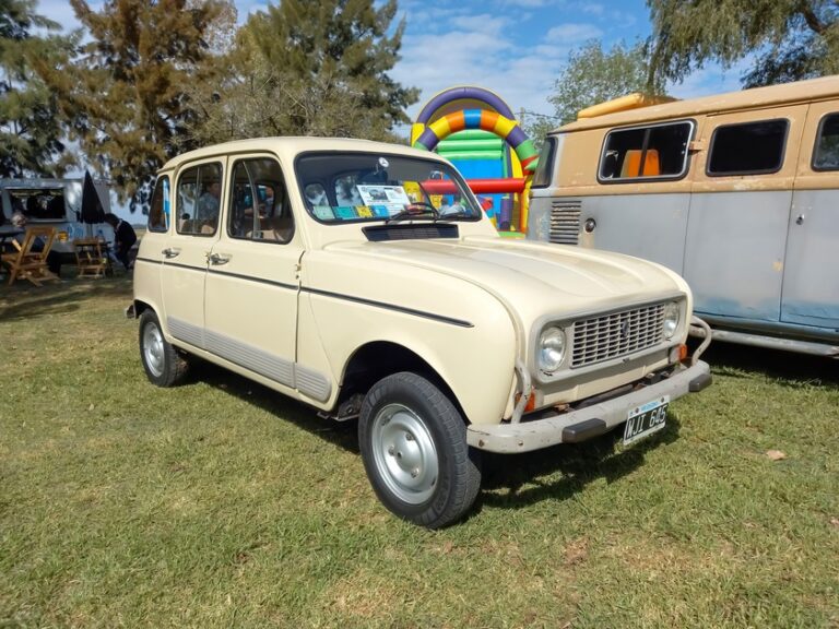 Inside Pope Francis’ Holy Garage – You Won’t Believe Car #3! - ArabWheels