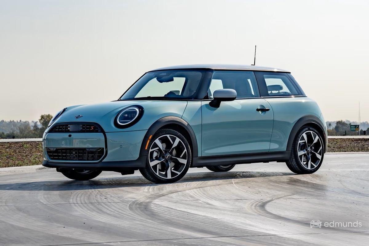 Is the 2025 Mini Cooper the Best Electric Hatchback for UAE? - ArabWheels